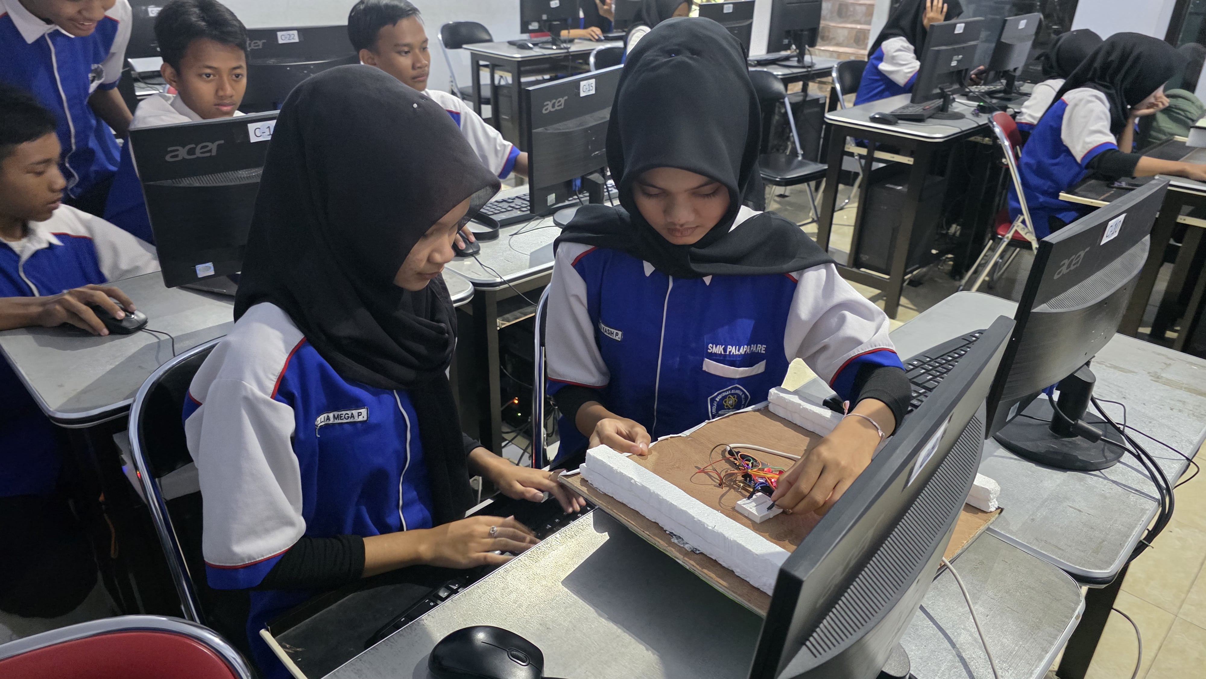 SMK PALAPA PARE | RPL & TEKNIK GRAFIKA